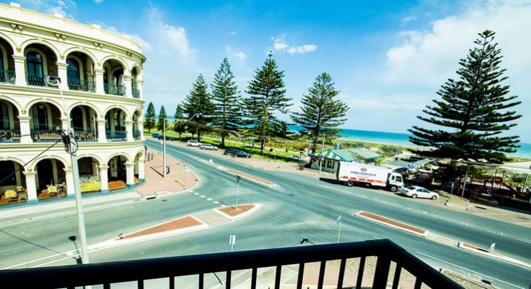 Accommodation - Largs Pier Hotel